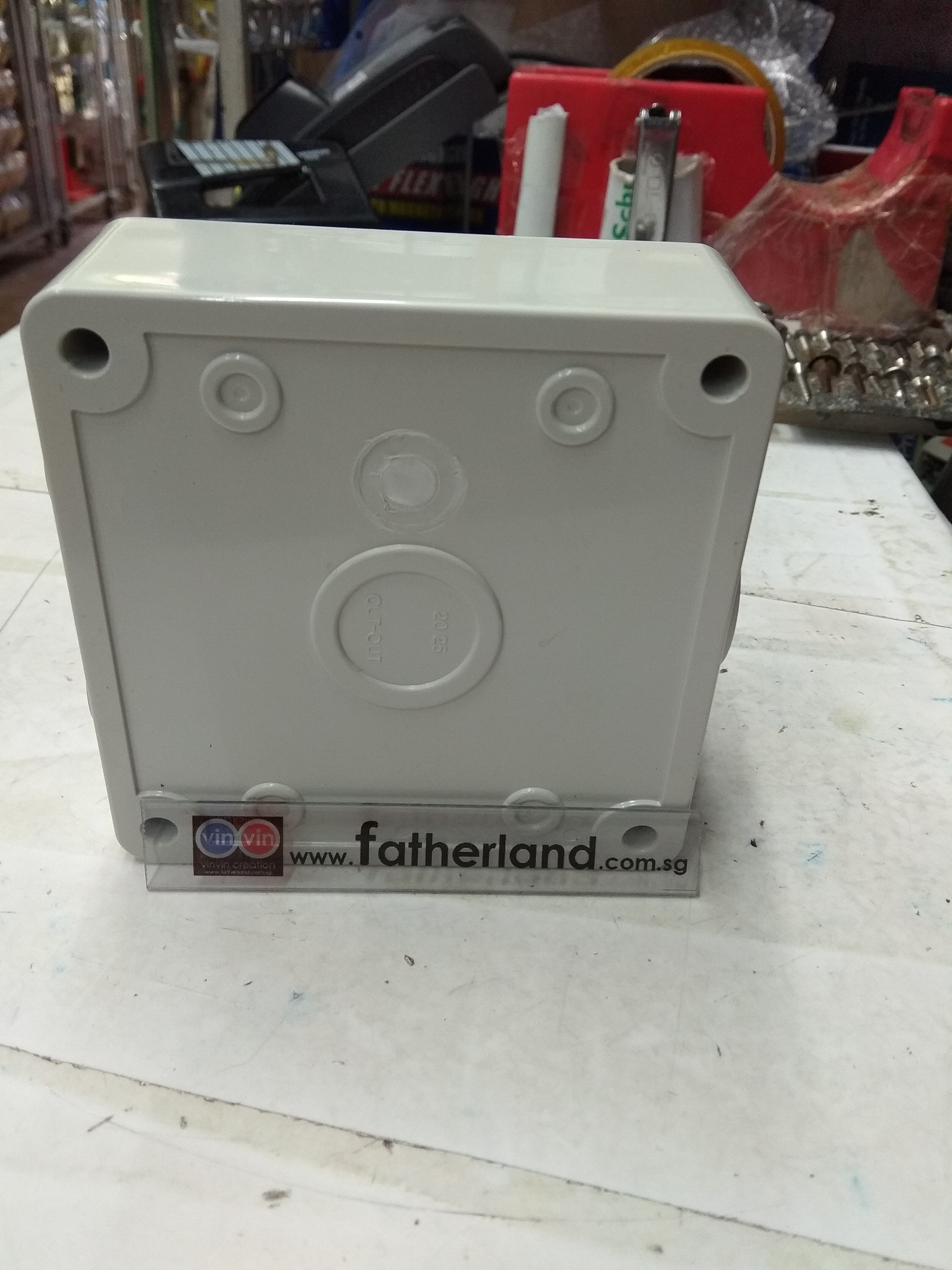 CLIPSAL 56SO313 SURFACE SOCKET OUTLETS - www.fatherland.com.sg