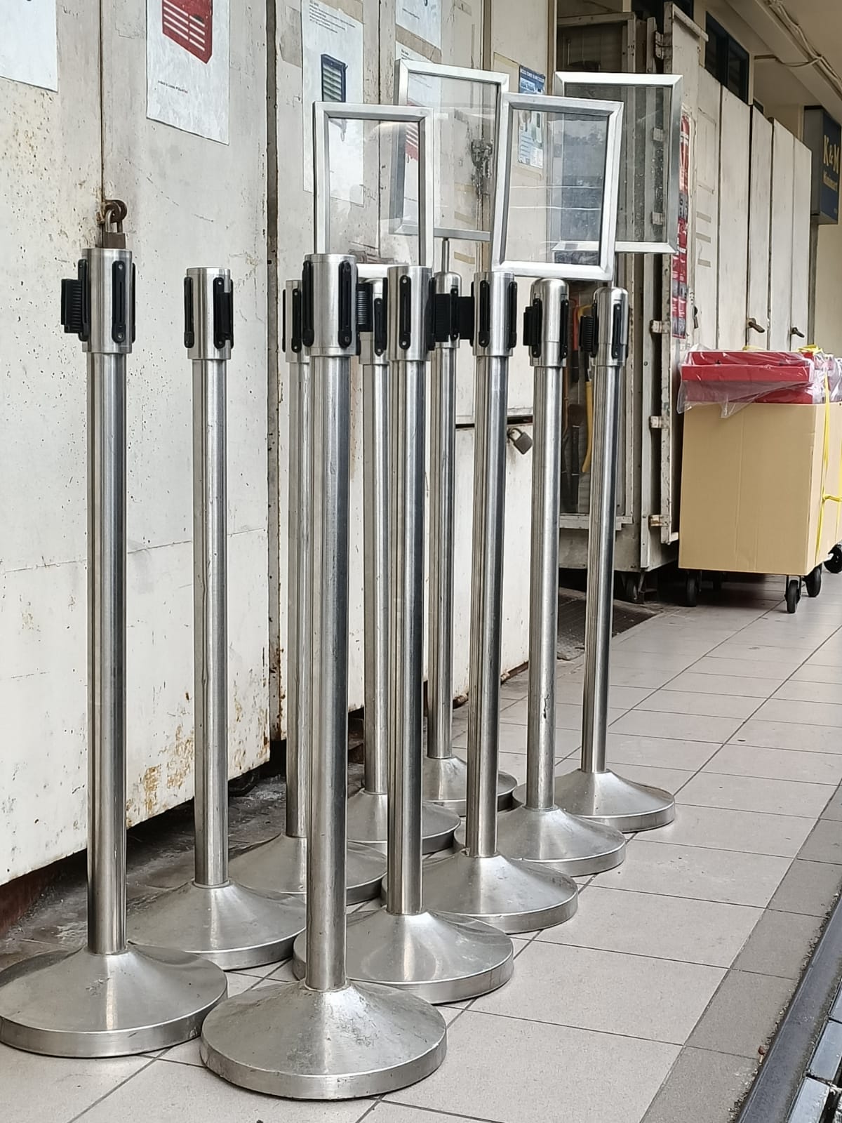 Queue Pole stand Recon set - www.fatherland.com.sg