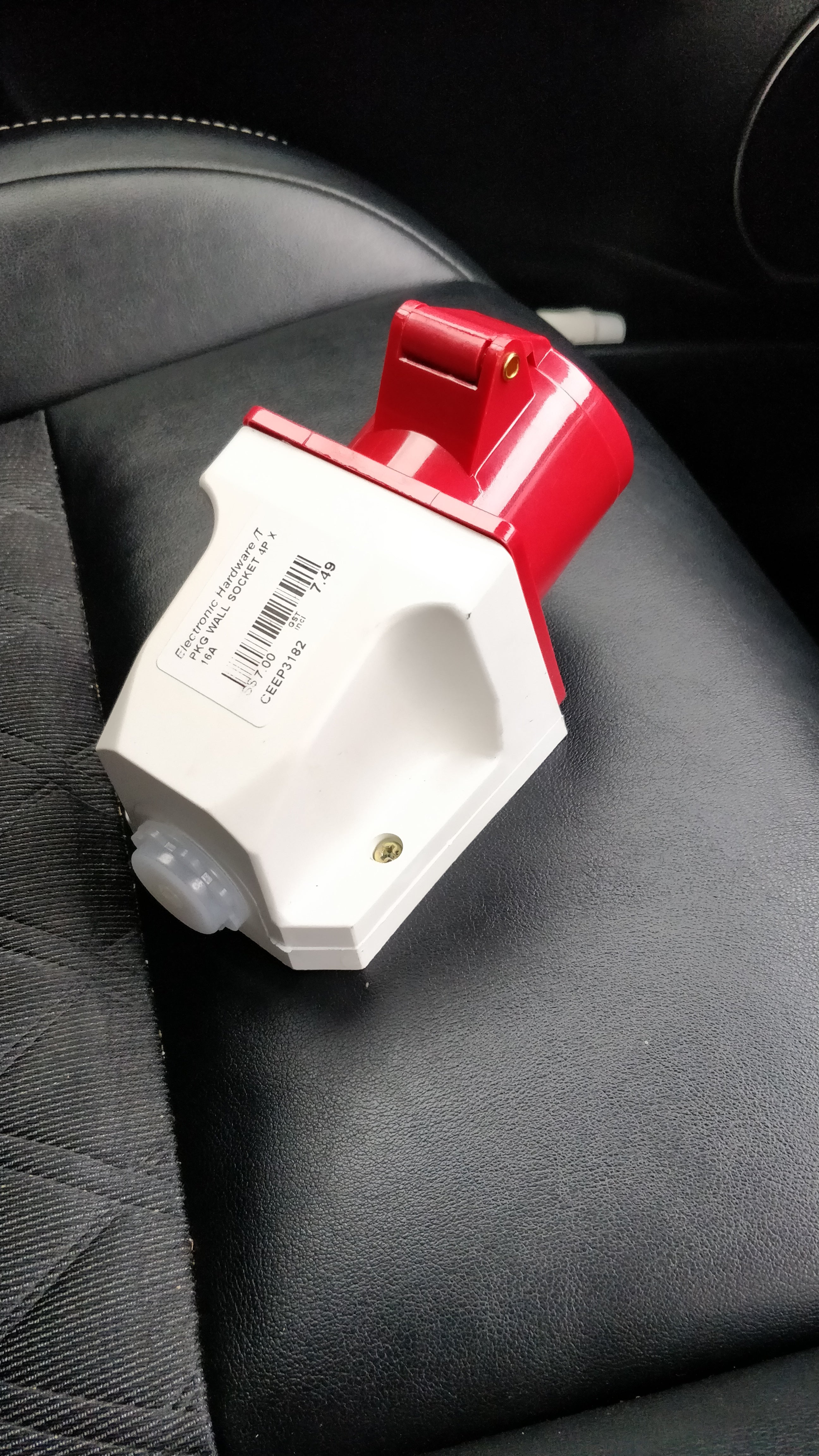 PKG FEMALE WALL SOCKET 4 Pole X 16AMP - www.fatherland.com.sg