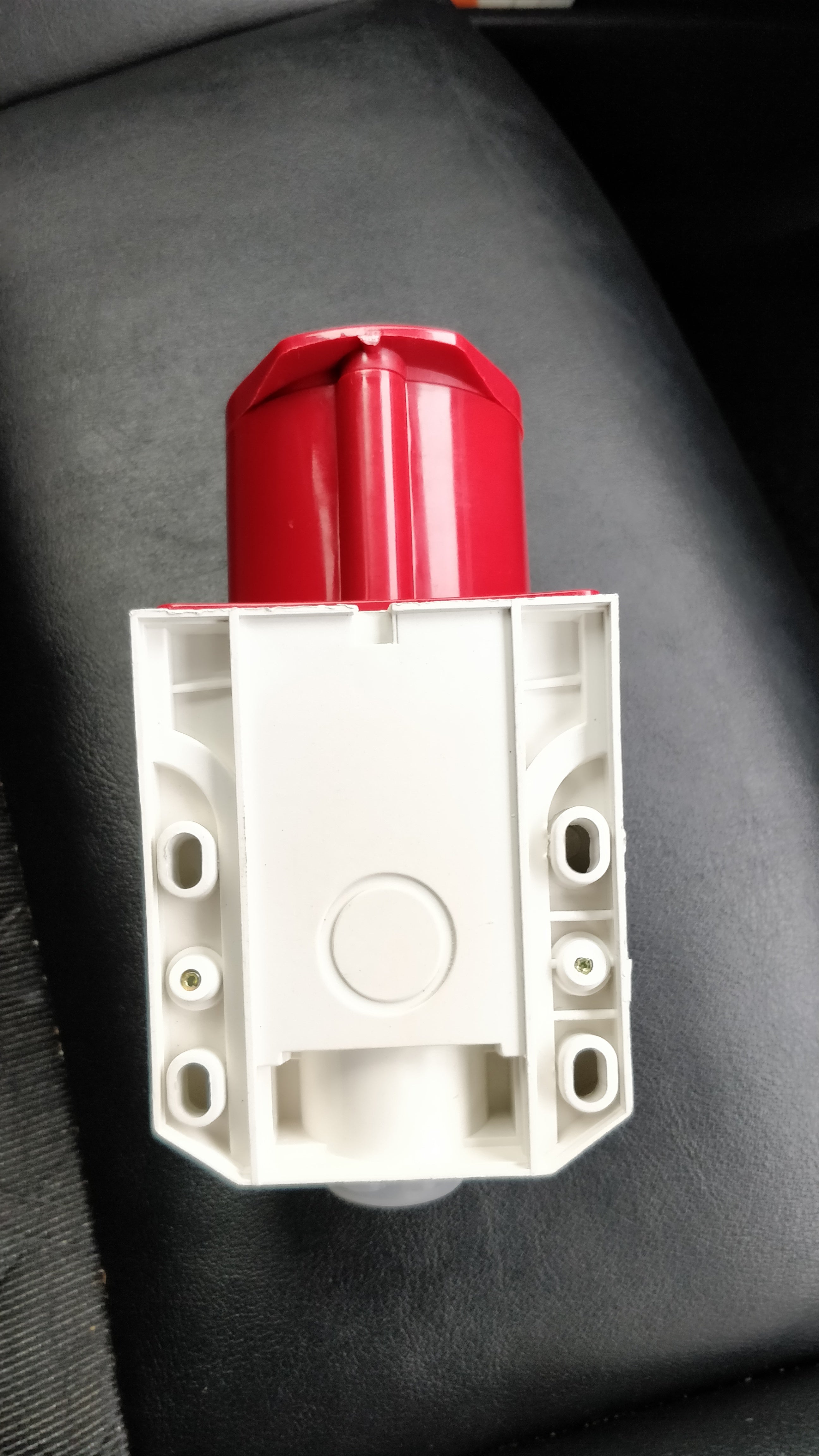 PKG FEMALE WALL SOCKET 4 Pole X 16AMP - www.fatherland.com.sg