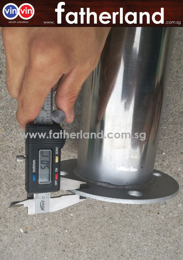 STAINLESS STEEL BARRIER POLE WITH REFLECTIVE STICKER - www.fatherland ...