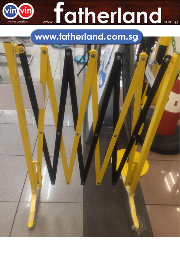 EXPANDABLE BARRICADE STEEL POLE, YELLOW/BLACK, UP TO 2.8M. ( WITH WHEE ...